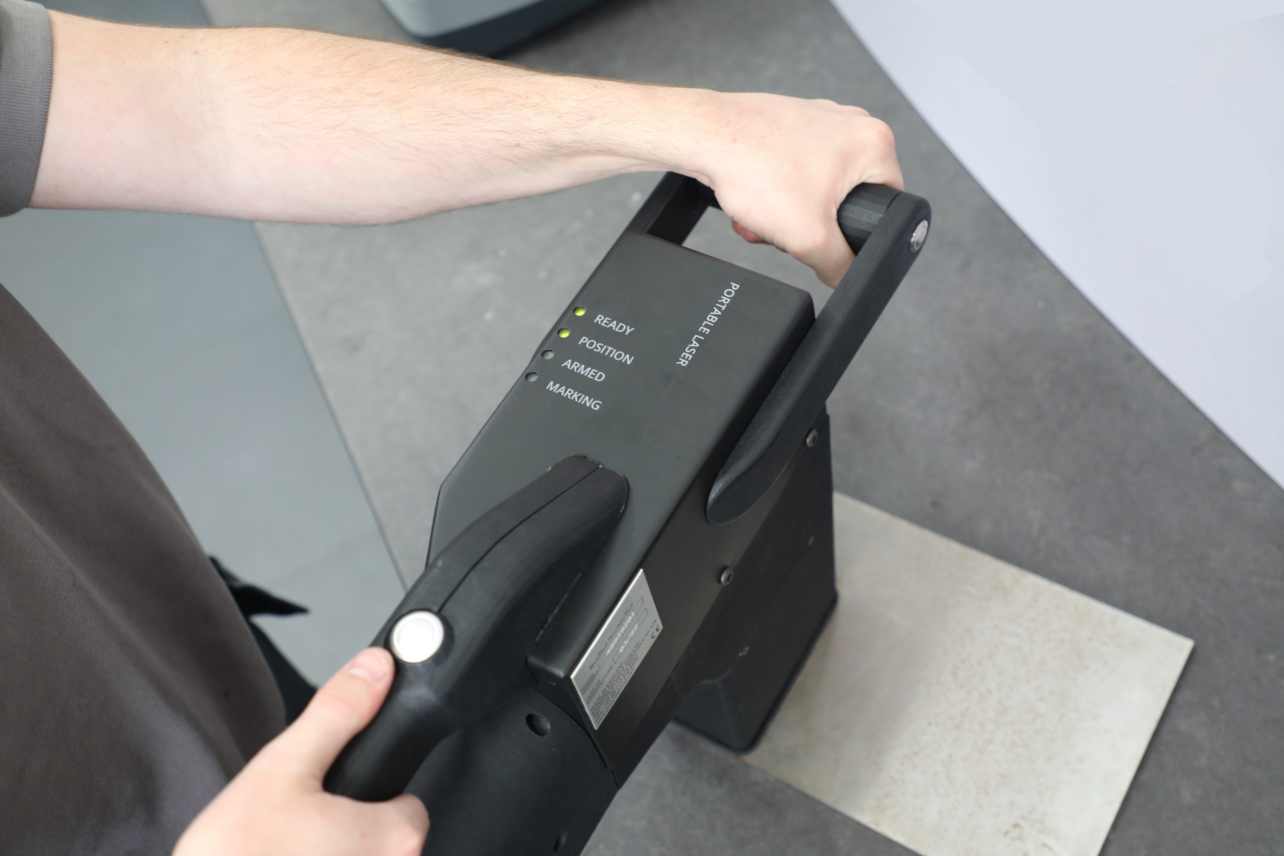 mobile Laser Marking Systems Archives - RÖLTGEN MARKING SYSTEMS